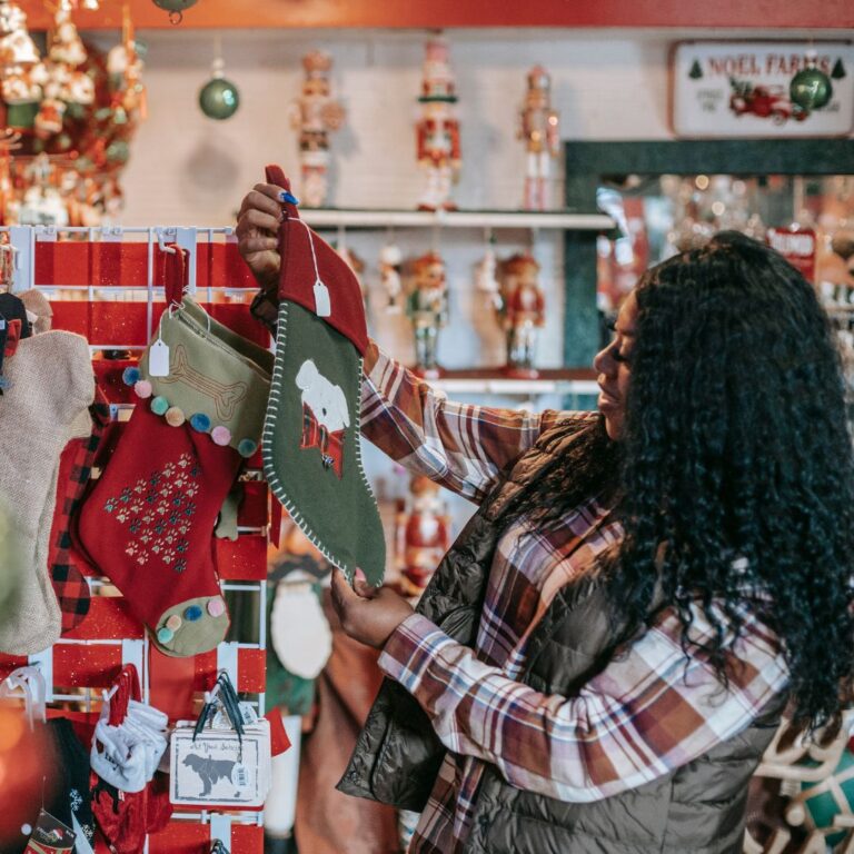 5 Holiday Marketing Ideas for Small Business - HOPE2Women